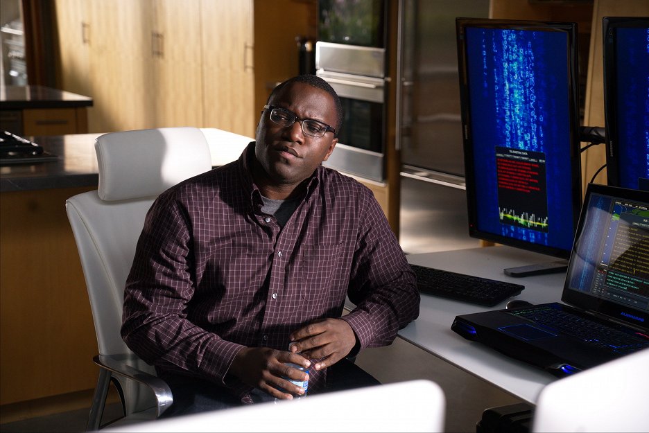 Continuum - Lost Hours (S04E01) (2015) | ČSFD.cz