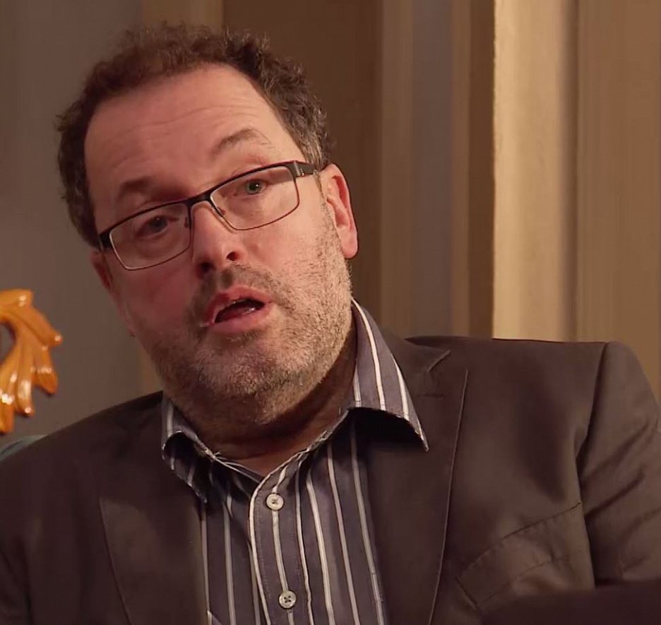 Ohnivý kuře - Zlomené žebro (S01E27) (2016) | ČSFD.cz