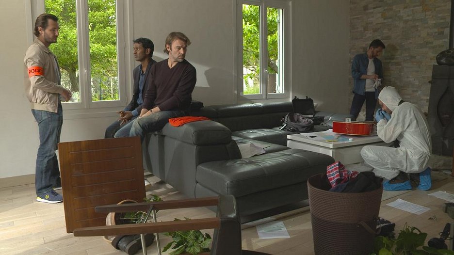 Les Mystères de l'amour - Douloureuse décision (S09E26) (2015) | ČSFD.cz