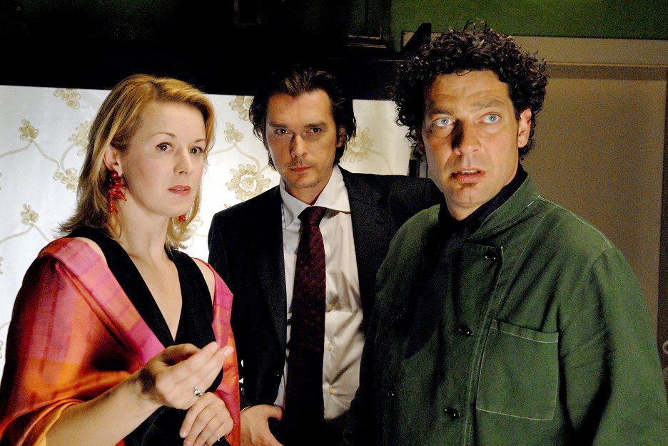 Polly Adler - Eine Frau sieht rosa (E01) (2005) | ČSFD.cz