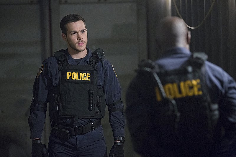 Containment - Like a Sheep Among Wolves (E05) (2016) | ČSFD.sk