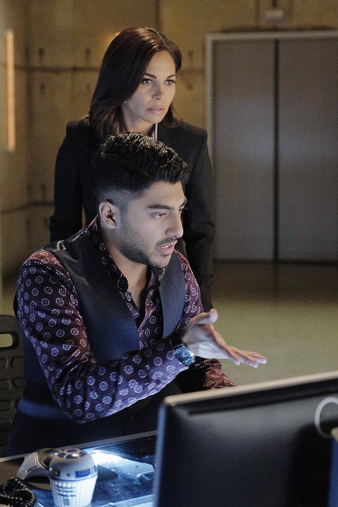 Stitchers - The Dying Shame (S02E06) (2016) | ČSFD.cz