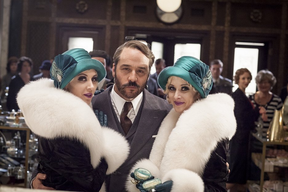 Pan Selfridge - Epizoda 5 (S04E05) (2016) | ČSFD.cz