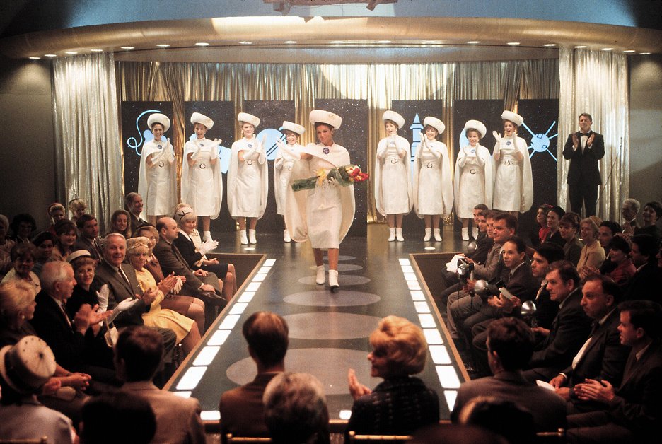 From the Earth to the Moon - The Original Wives Club (E11) (1998) | ČSFD.cz