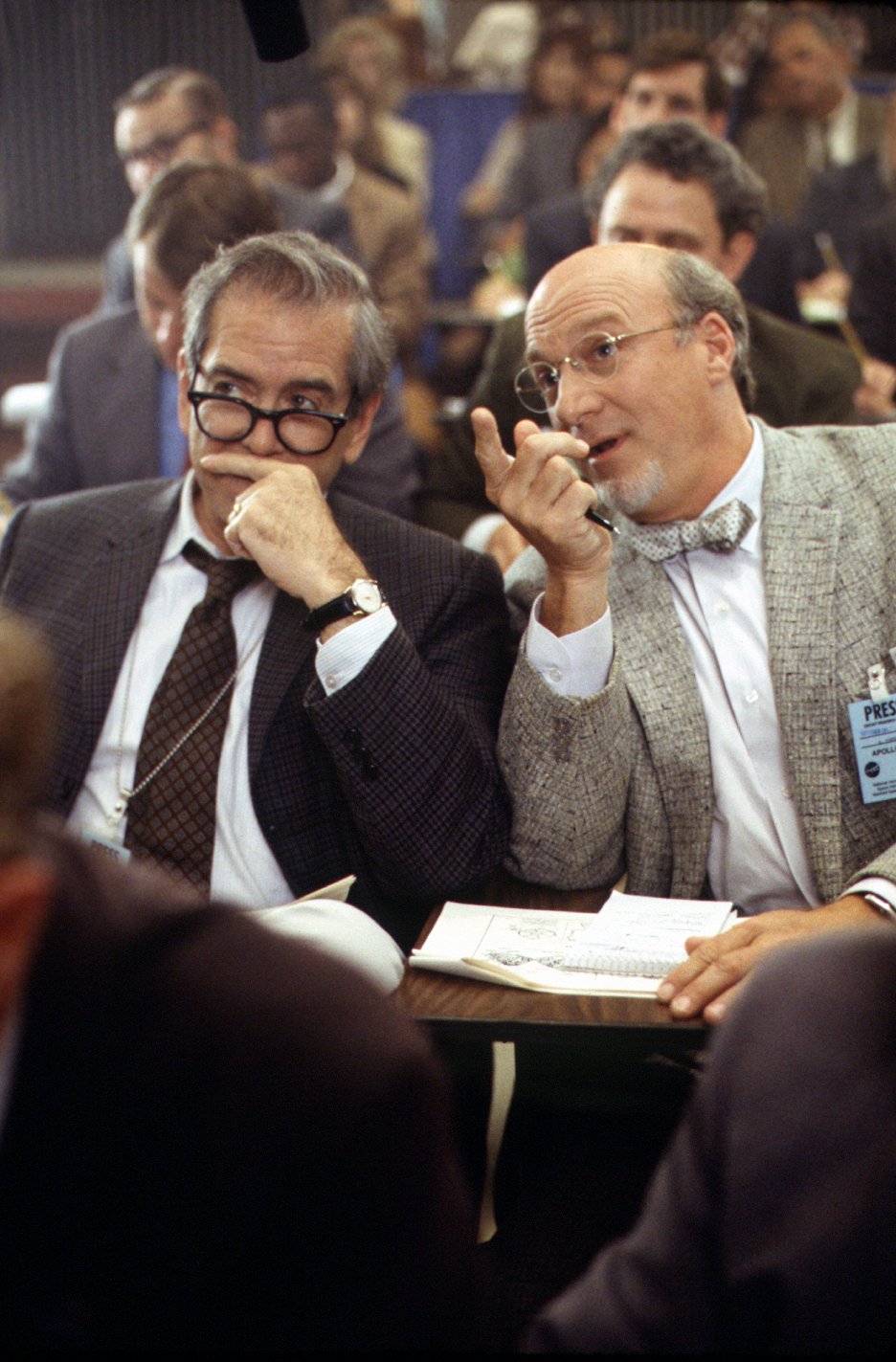 Ze Země na Měsíc - We Interrupt This Program (E08) (1998) | ČSFD.cz