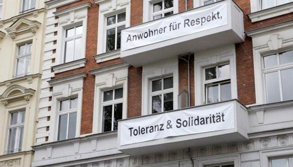 Raus hier! - Die Roma und die Nachbarn (2015) | ČSFD.sk