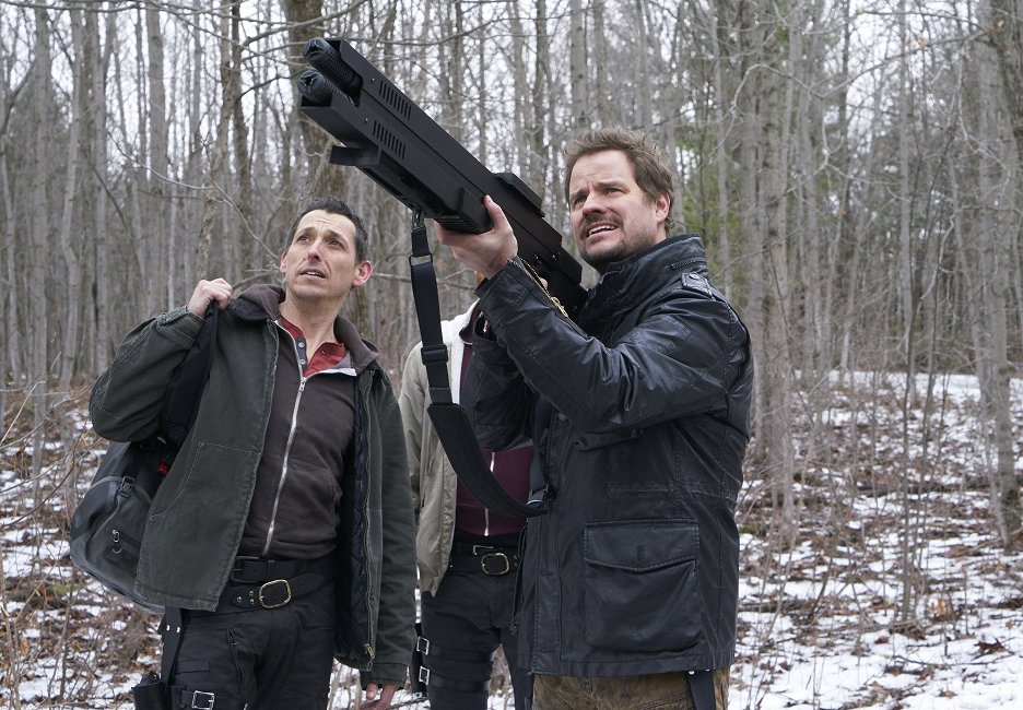 Dark Matter - We Were Family (S02E04) (2016) | ČSFD.cz