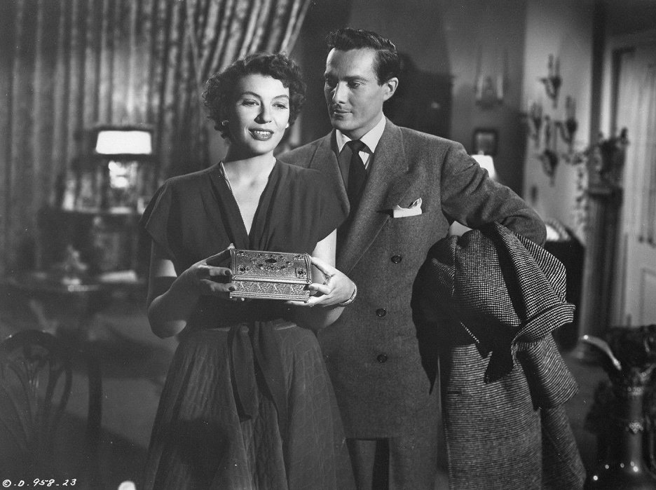 Hurd Hatfield | ČSFD.cz