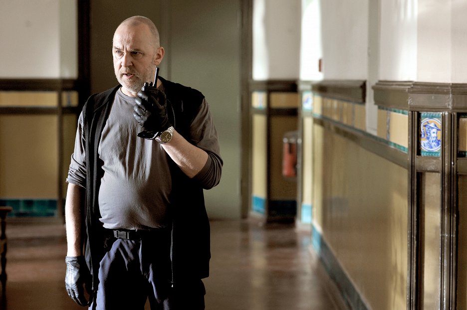 Sami proti času - 09:00 (S01E02) (2010) | ČSFD.cz