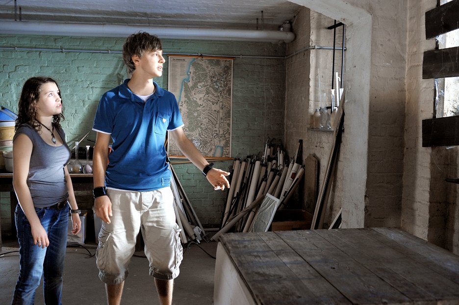 Sami proti času - 09:00 (S01E02) (2010) | ČSFD.cz