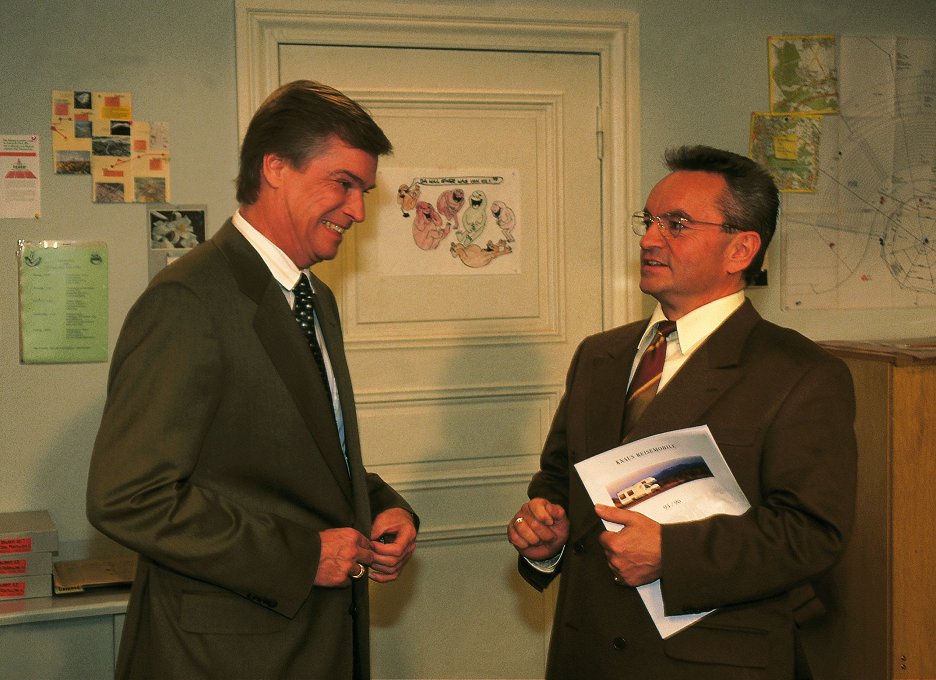 Das Amt - Die Versuchung (S01E05) (1997) | ČSFD.cz