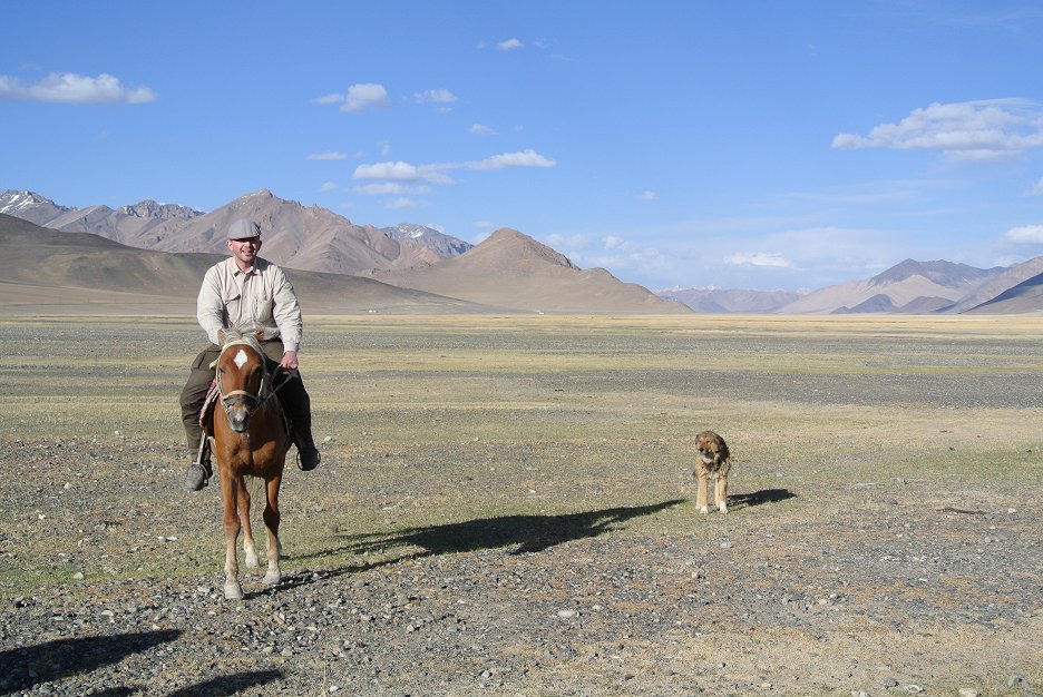 Im Pamir - Auf dem Dach der Welt (2015) | ČSFD.cz
