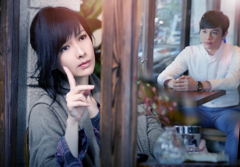 Deng yi ge ren ka fei (2014) | ČSFD.cz