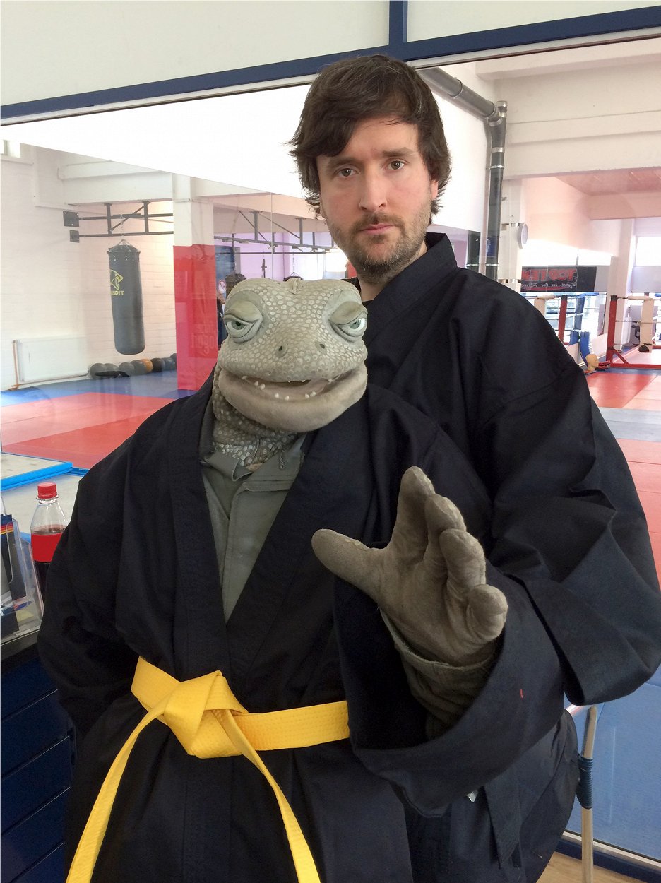 Weltall.Echse.Mensch. - Reptile Comedy mit Michael Hatzius (2014) | ČSFD.cz