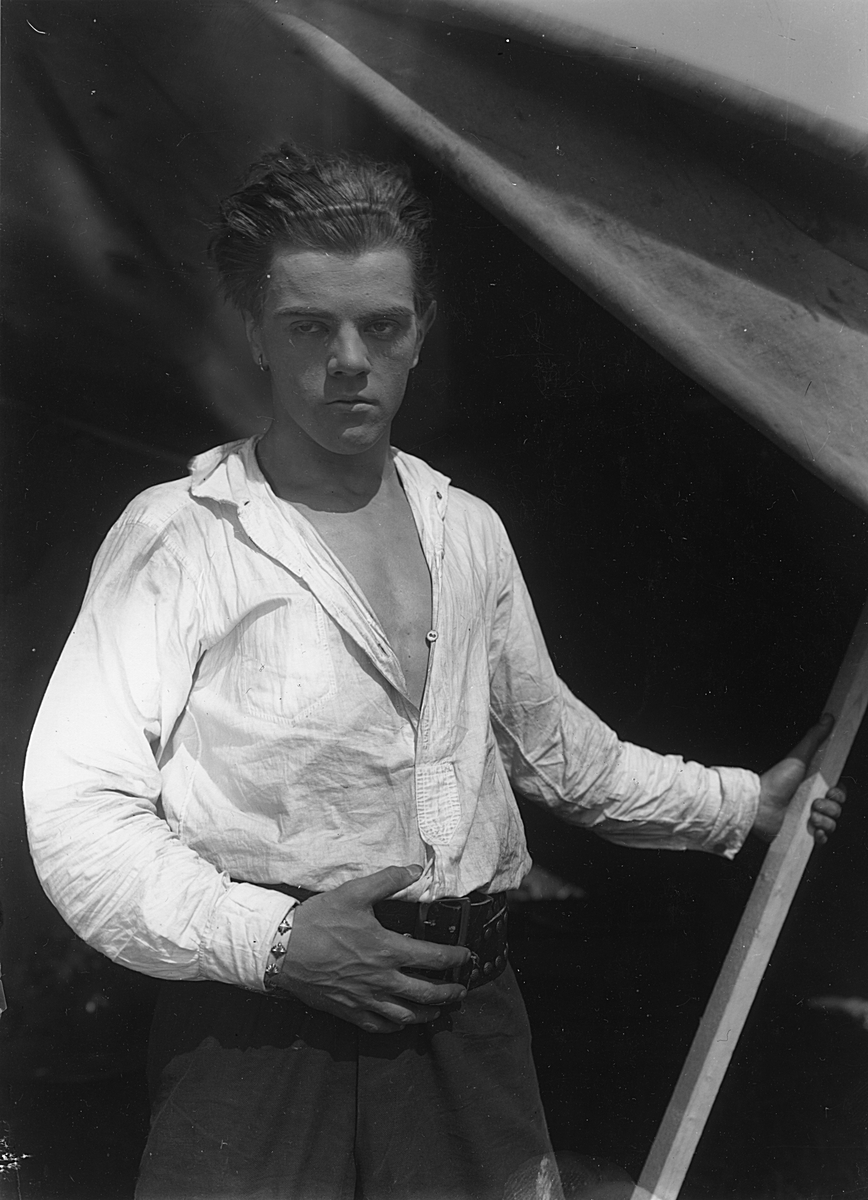 Mustat silmät (1929) | ČSFD.cz