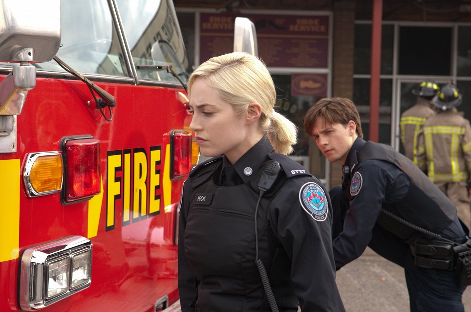 Rookie Blue - Žhář (S02E04) (2011) | ČSFD.cz