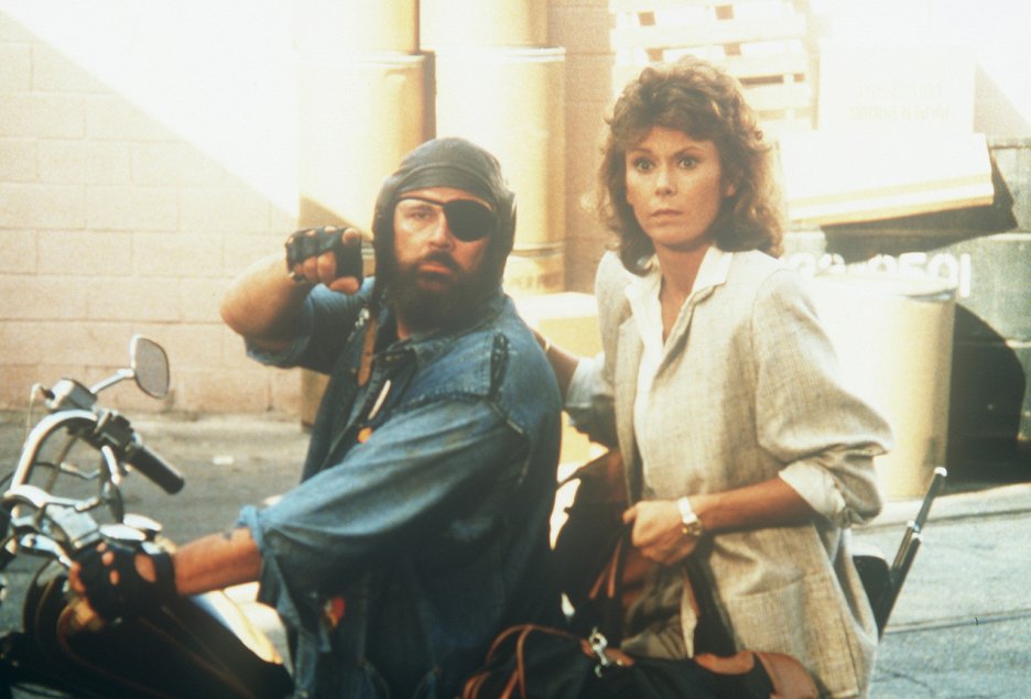 Scarecrow and Mrs. King - Double Agent (S02E03) (1984) | ČSFD.sk