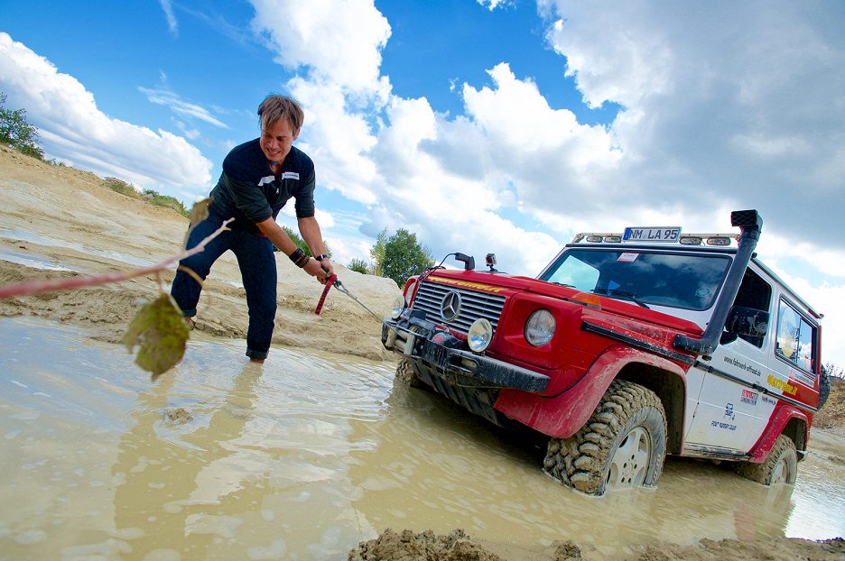 Off Limits mit Harro Füllgrabe (2016) | ČSFD.cz