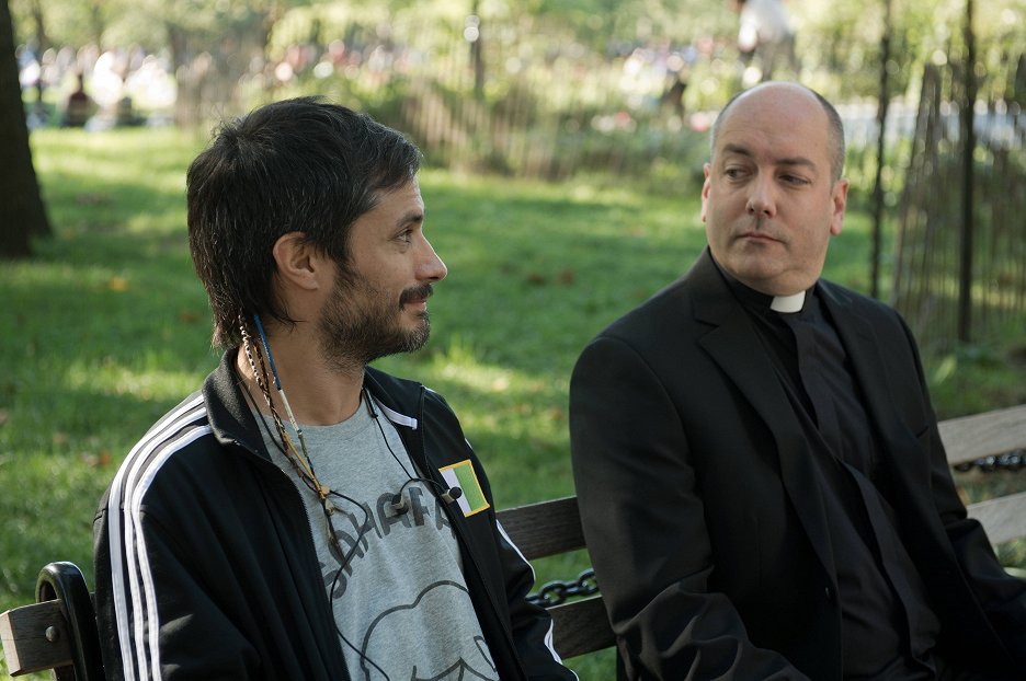 Mozart v džungli - Jsem s maestrem (S01E05) (2014) | ČSFD.cz