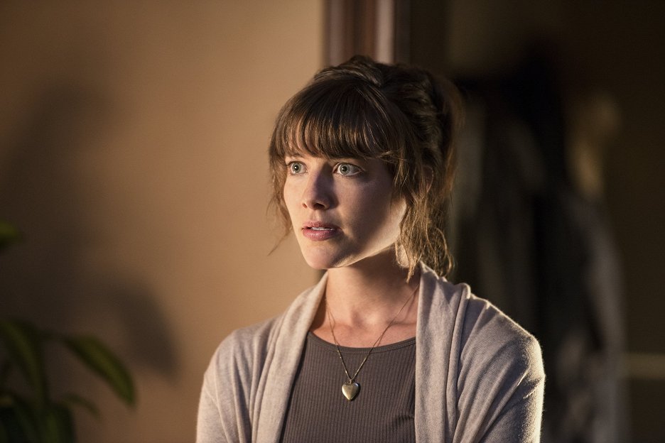 Frequency - Signal and Noise (E02) (2016) | ČSFD.cz