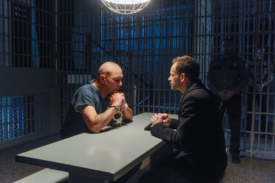 Elementary - A Landmark Story (S01E21) (2013) | ČSFD.cz