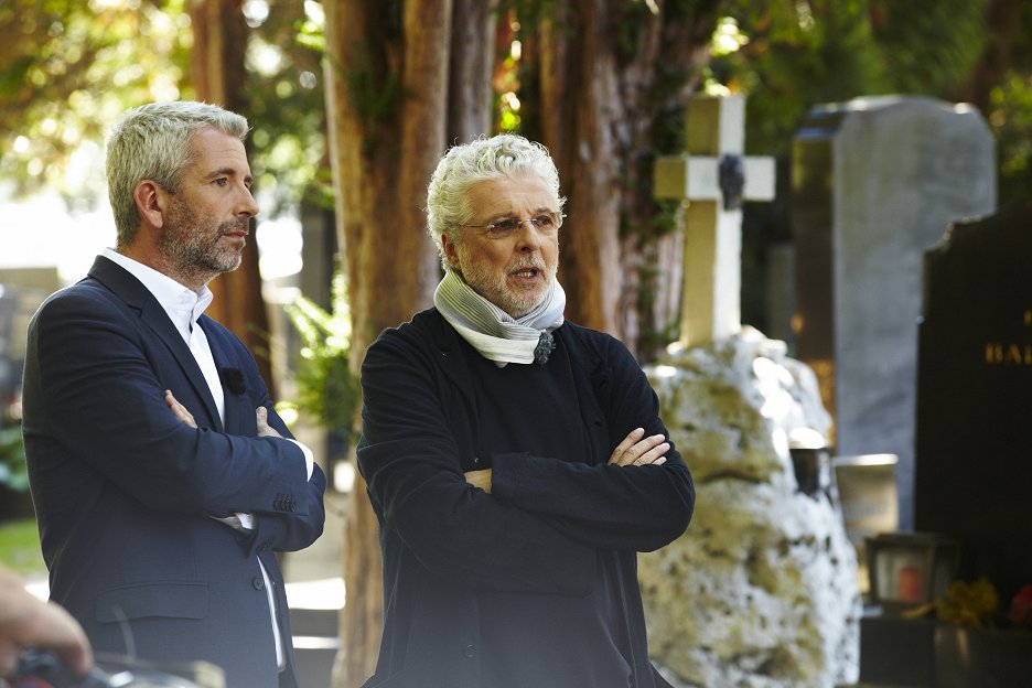 FeierAbend: Grabgeschichten - André Heller und Dirk Stermann besuchen ...