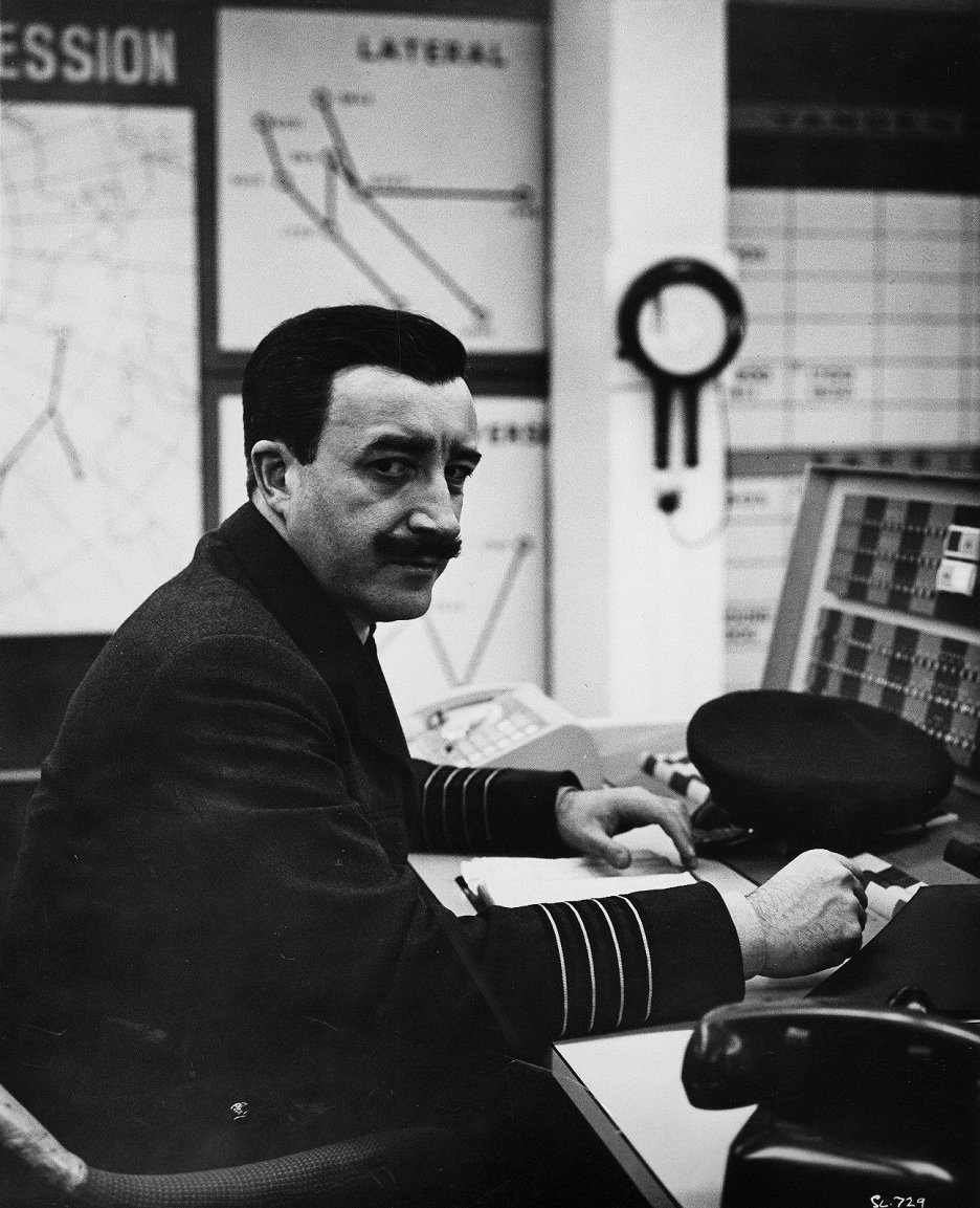 Dr. Strangelove, avagy rájöttem, hogy nem kell félni a bombától, meg is ...