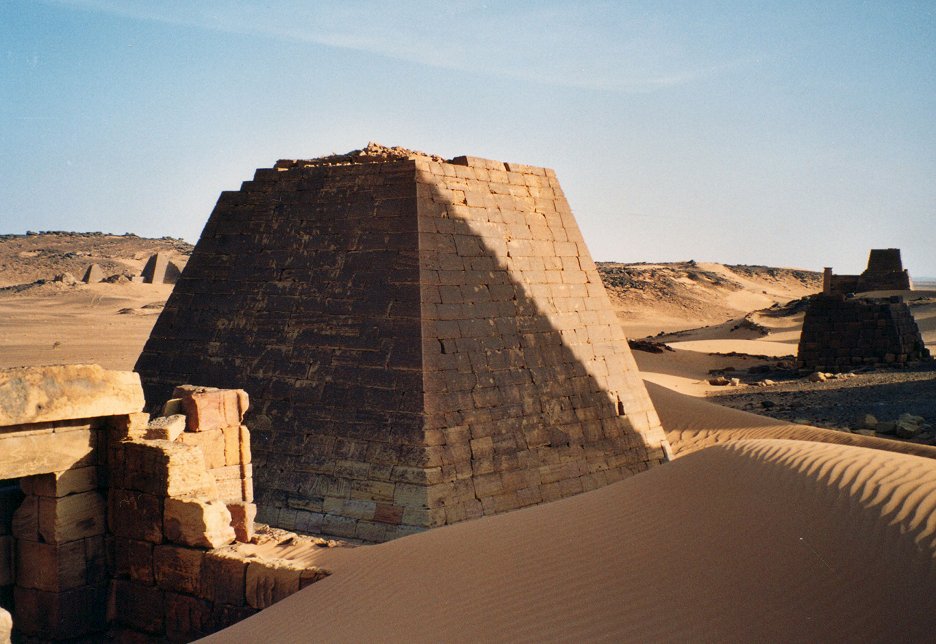 Die schwarzen Königinnen - Vergessenes Reich am Nil (2006) | ČSFD.cz