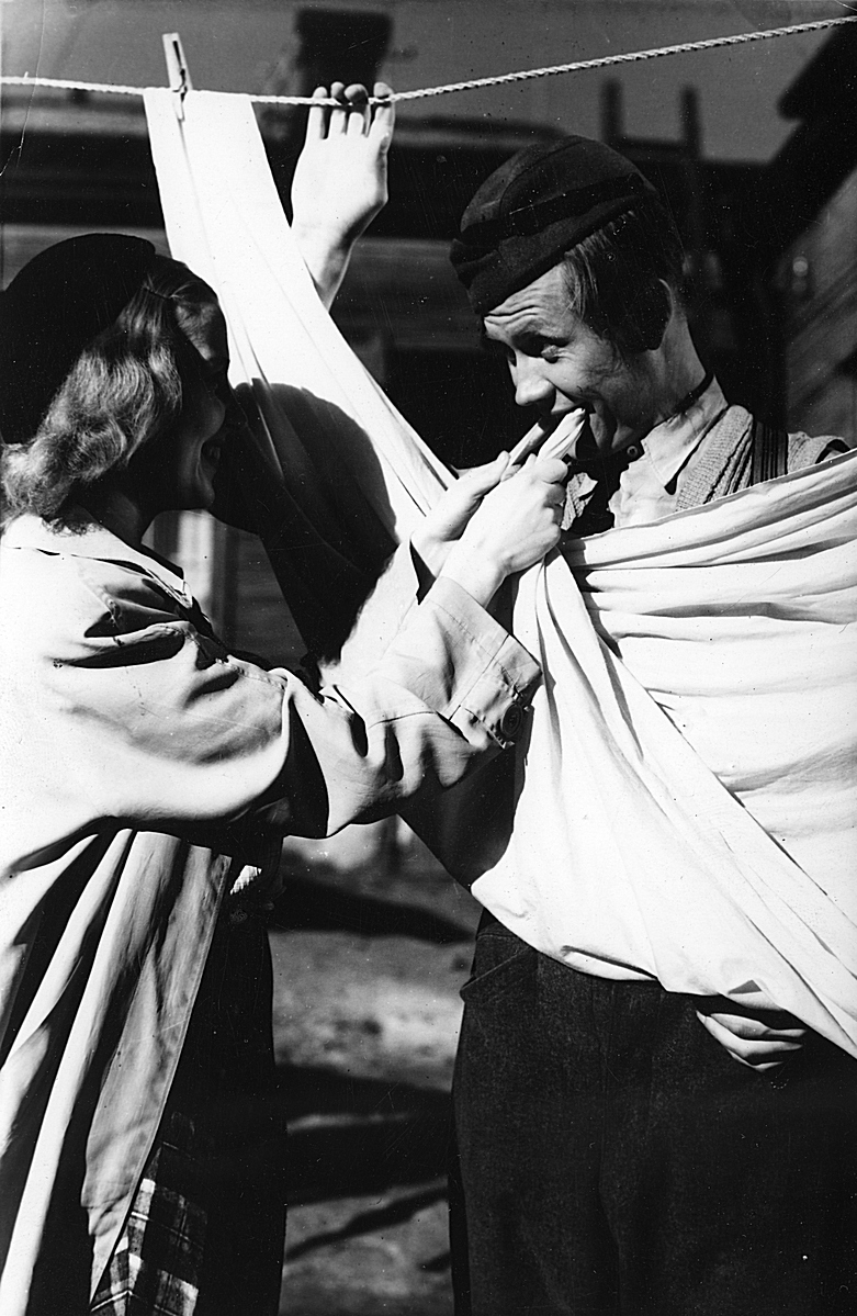 Nuoruus sumussa (1946) | ČSFD.cz