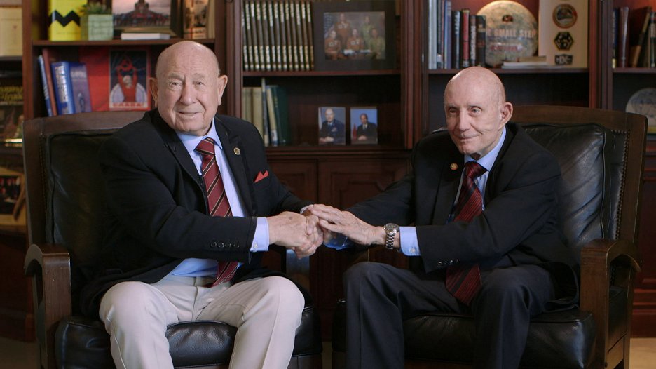 Apollo-Soyuz: The First Handshake in Space (2015) | ČSFD.cz