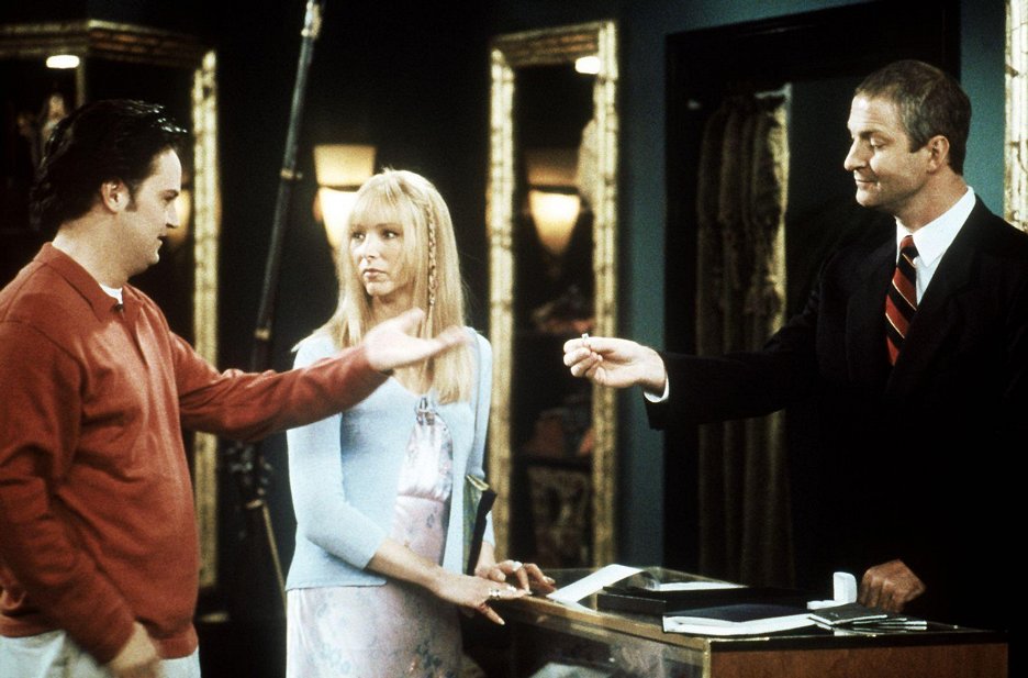 Přátelé - Prsten (S06E23) (2000) | ČSFD.cz