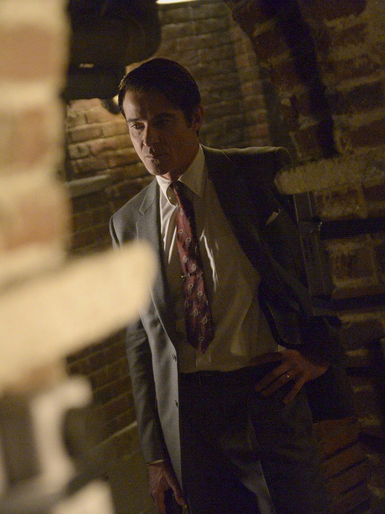 Timeless - The Red Scare (S01E16) (2017) | ČSFD.cz