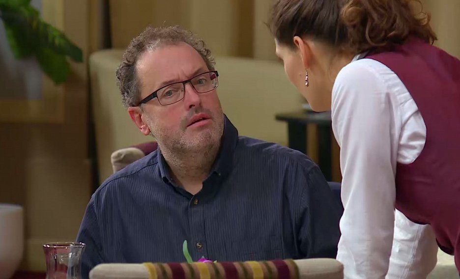 Ohnivý kuře - Hostující Chefka (S03E22) (2017) | Galerie - Z epizody ...