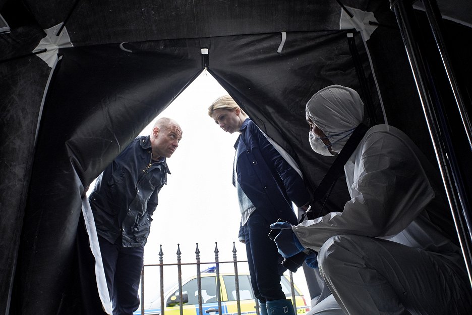 The Coroner - First Love (S01E01) (2015) | ČSFD.cz