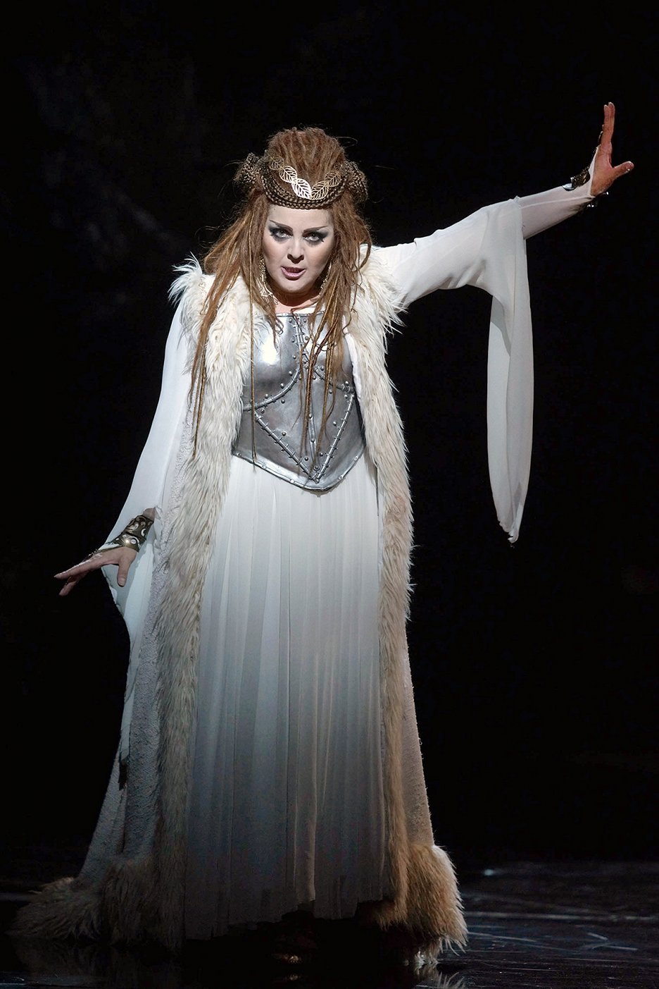 "Norma" de Vincenzo Bellini - Au Teatro Real de Madrid (2016) | ČSFD.cz