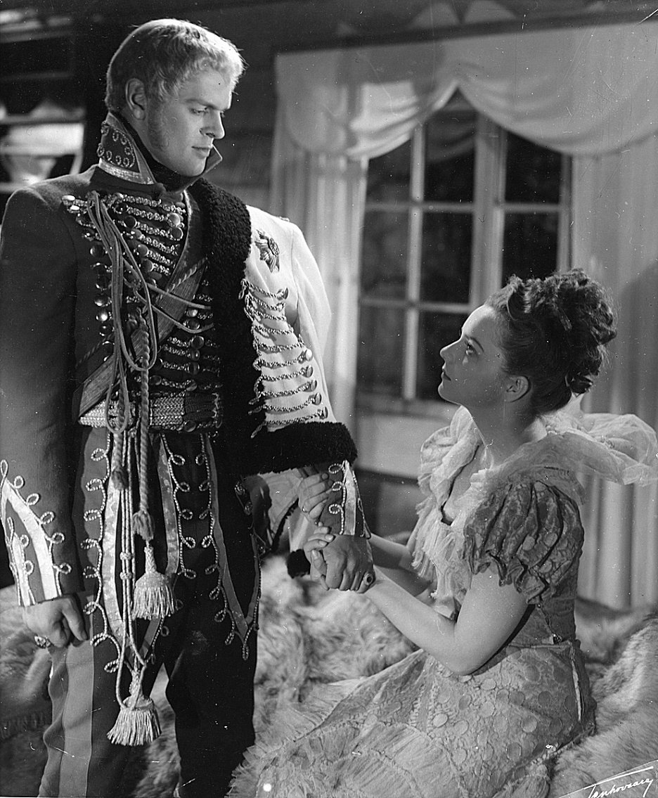 Tanssi yli hautojen (1950) | Galéria - Z filmu | ČSFD.sk