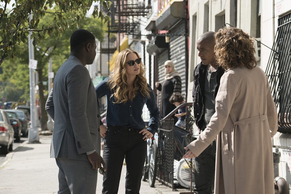 Špinaví poldové - Unpaid Debts (S02E08) (2017) | ČSFD.cz