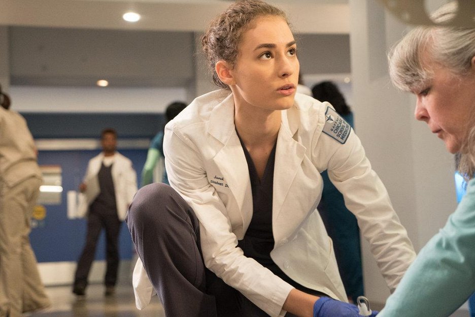 Chicago Med - Us (S01E13) (2016) | ČSFD.cz