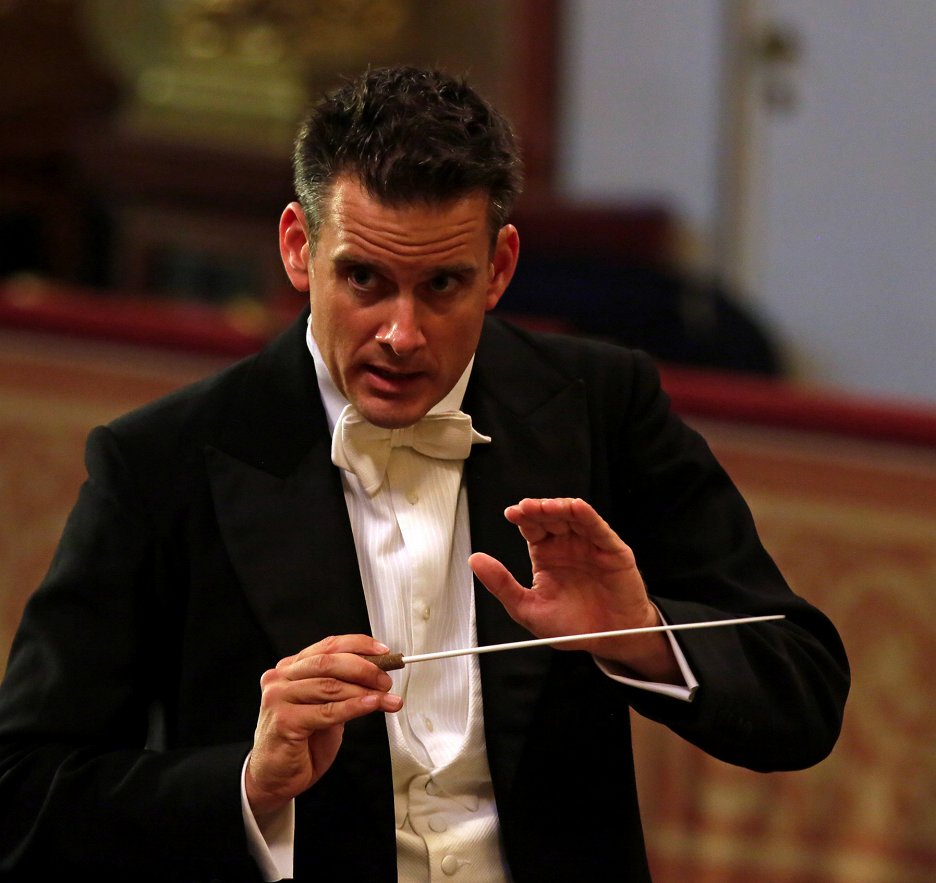 Philippe Jordan dirige la "Symphonie n°5" de Beethoven (2014) | ČSFD.cz