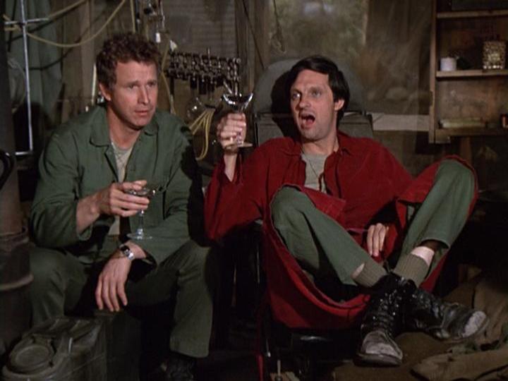 M.A.S.H. - Henry in Love (S02E16) (1974) | Galéria - Z epizódy | ČSFD.sk