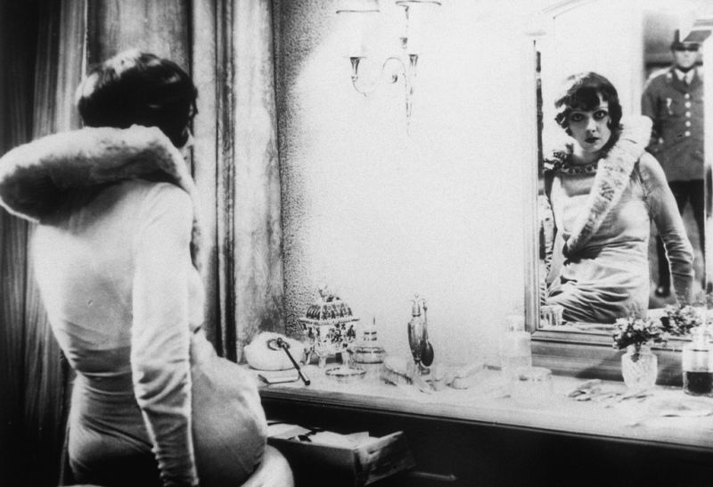 Asfalt (1929) | ČSFD.cz