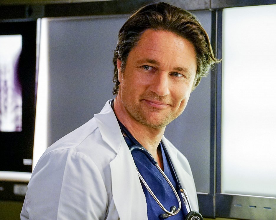 A Grace klinika - Egy „tökéletes” nap (S13E23) (2017) | ČSFD.sk