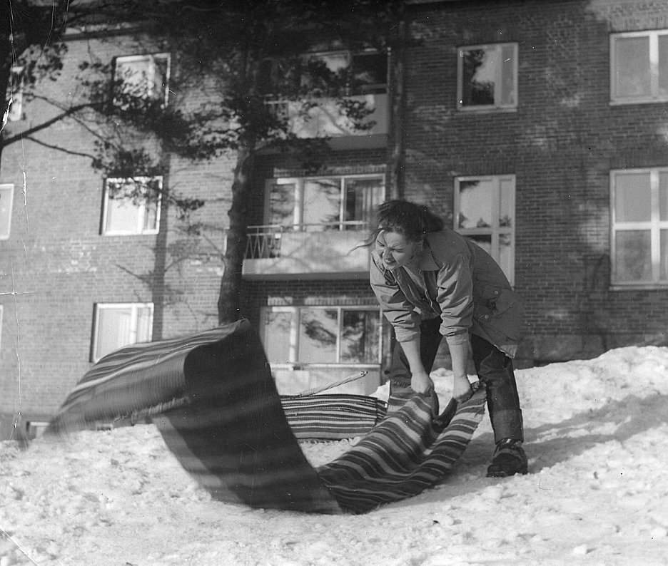 Neiti talonmies (1955) | ČSFD.cz