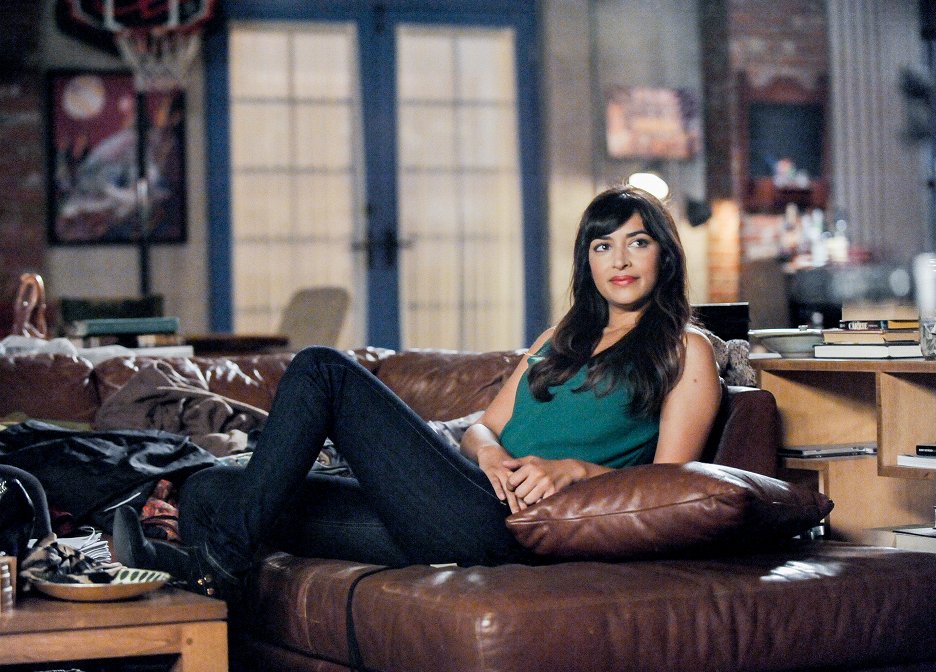 Nová holka - Povinná účast v porotě (S05E03) (2016) | ČSFD.cz