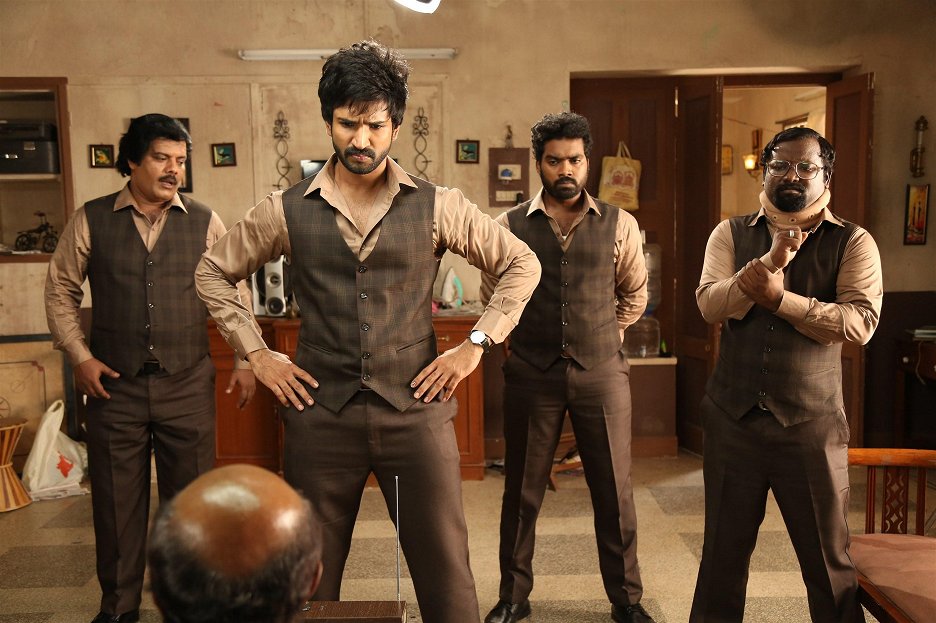 Maragadha Naanayam (2017) | ČSFD.cz
