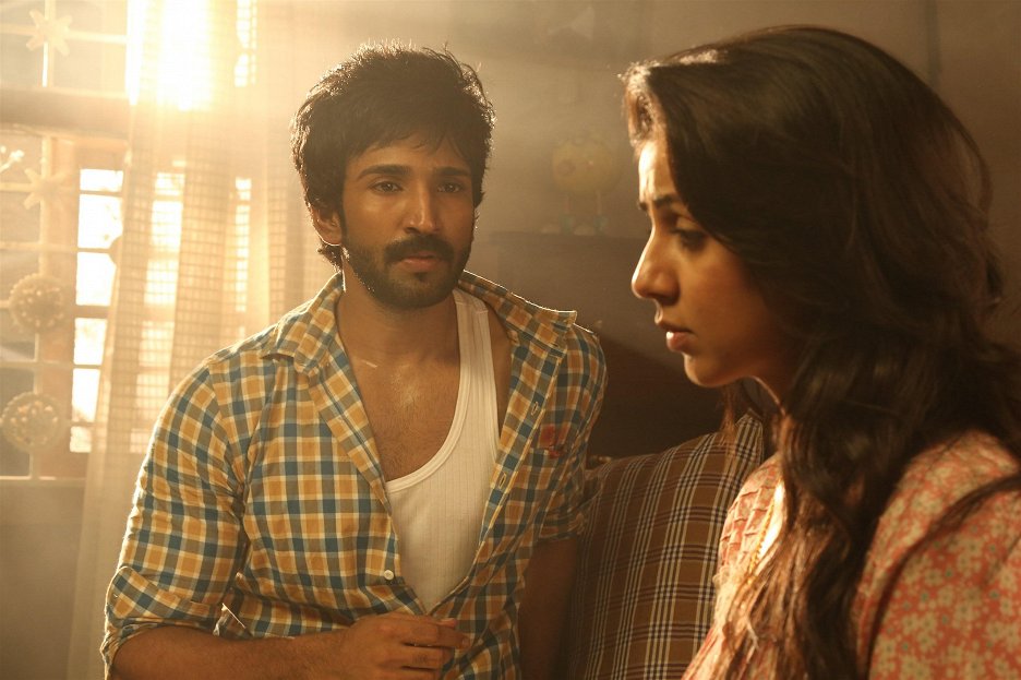 Maragadha Naanayam (2017) | ČSFD.cz