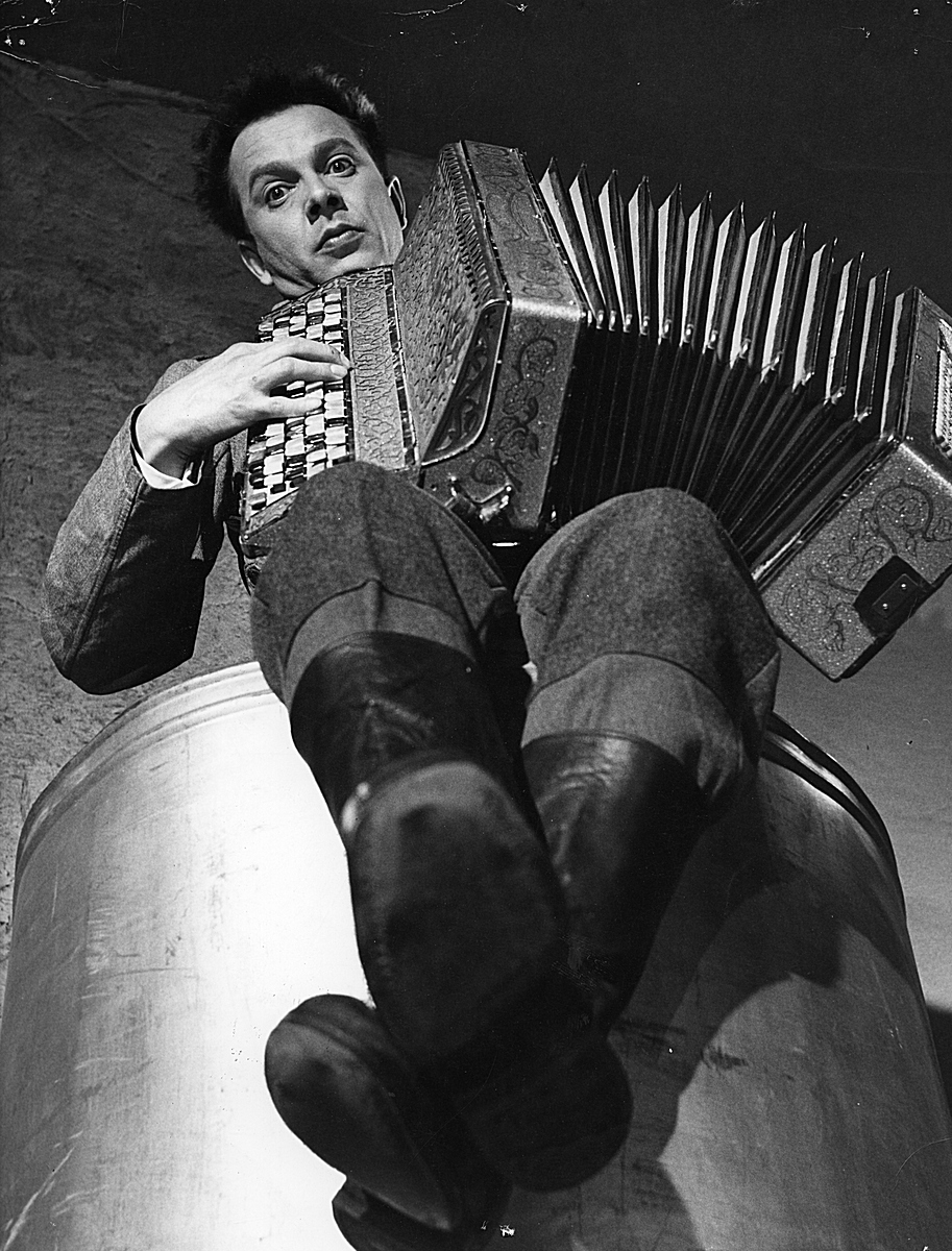 Sotapojan heilat (1958) | ČSFD.cz