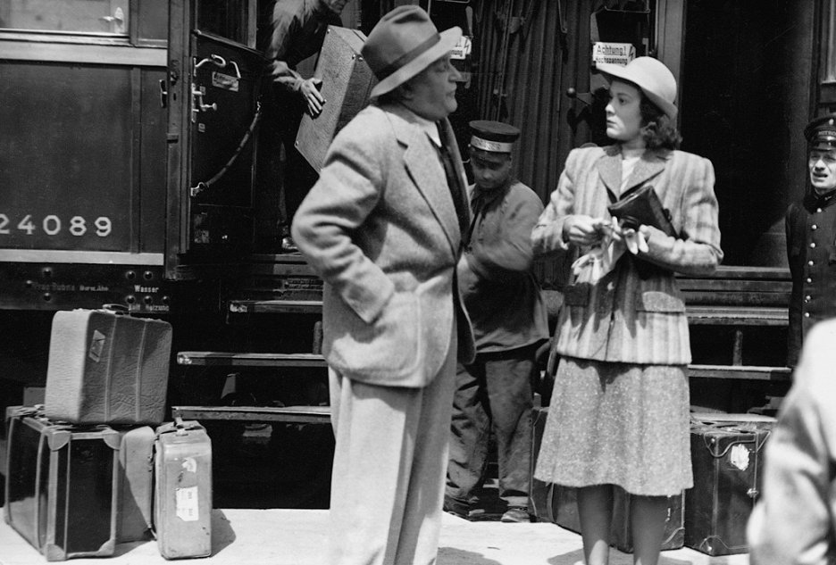 Jenny und der Herr im Frack (1941) | ČSFD.cz