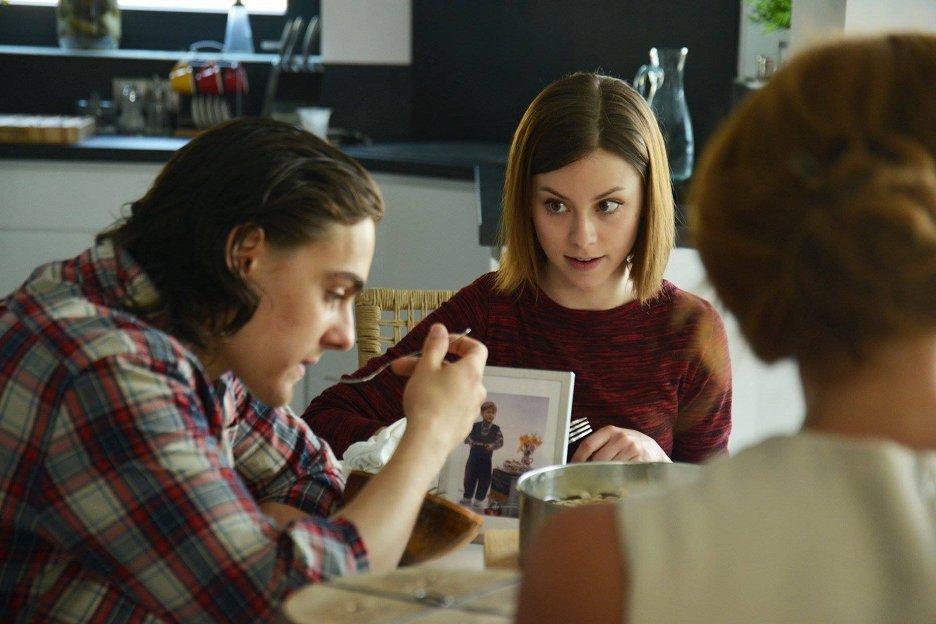 Laura Döbrösi | ČSFD.cz