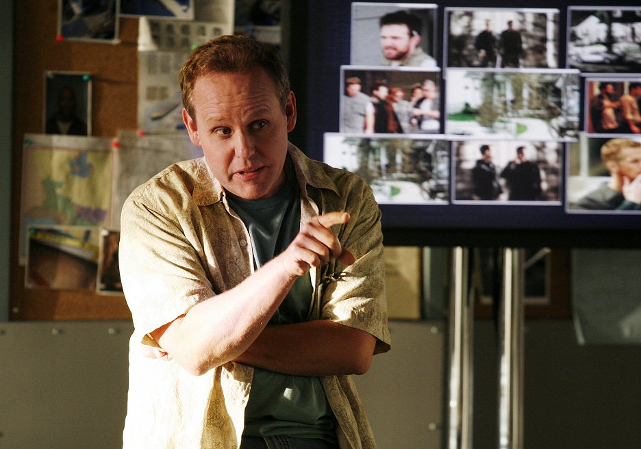 Vražedná čísla - Černá labuť (S04E13) (2008) | ČSFD.cz